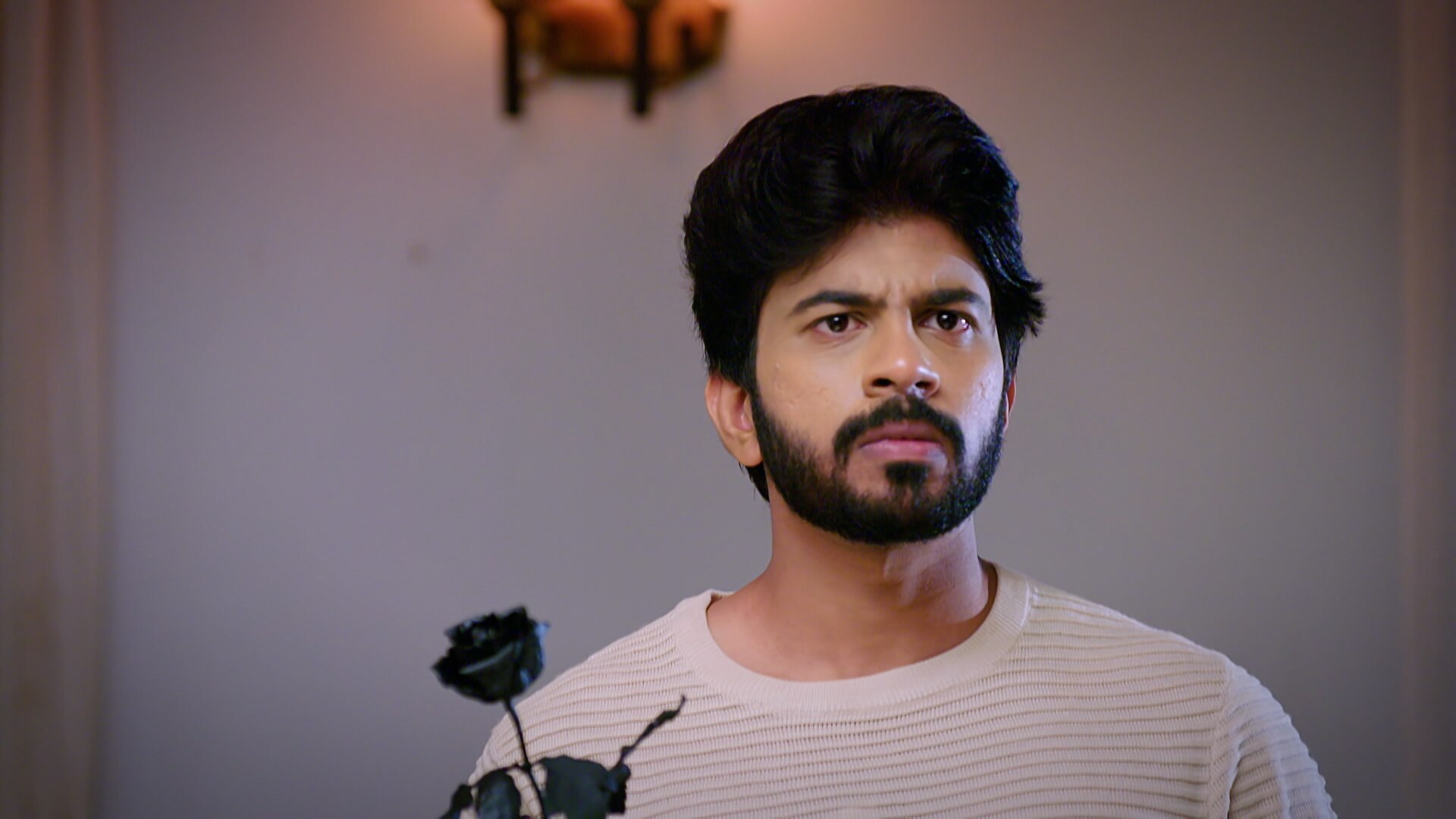 Watch Karimani Season 1 Episode 114 : Karna Puzzled By The Unexpected ...