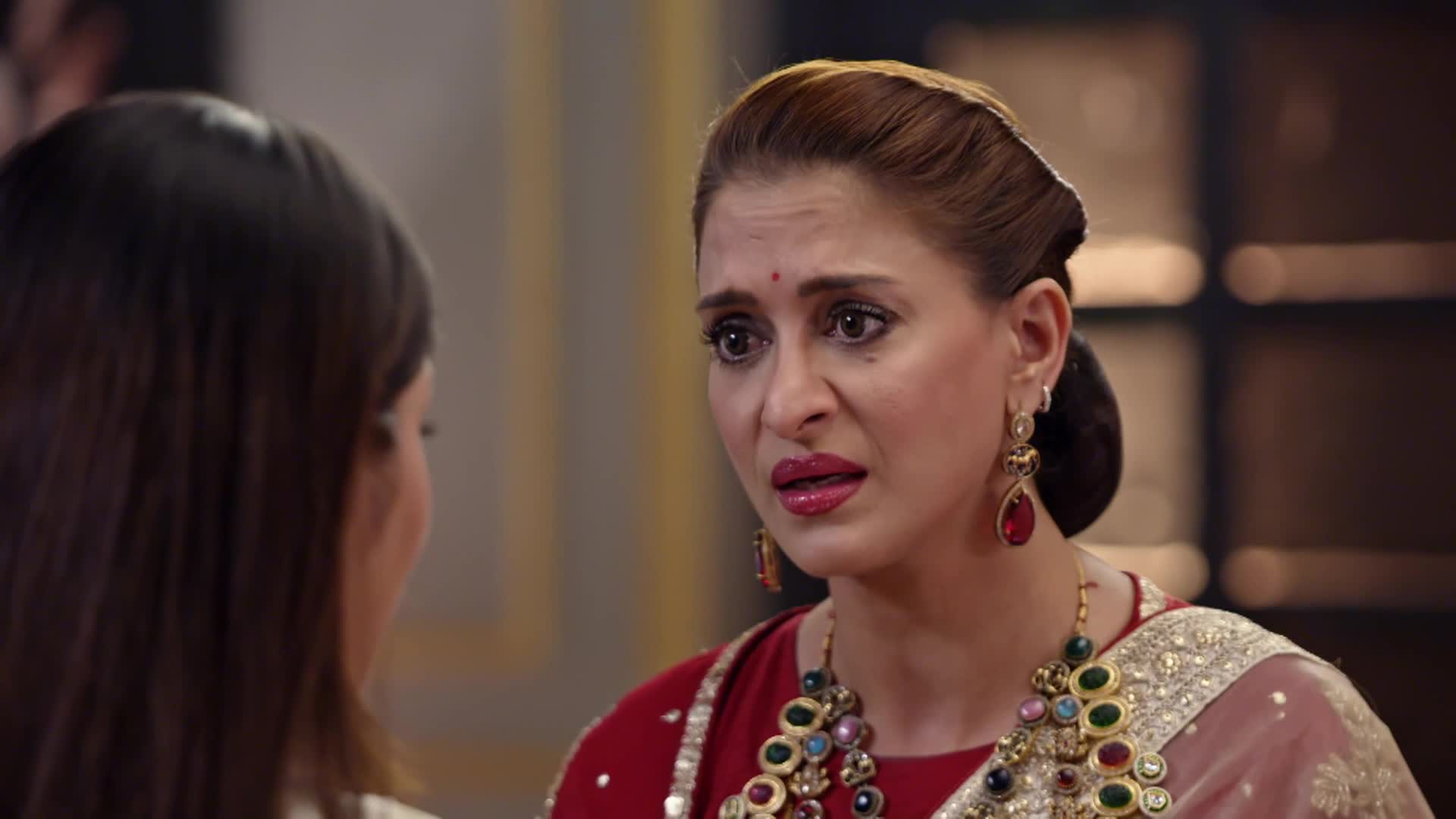 Watch Parineetii Season 1 Episode 783 : Ambika Encourages Parineet ...