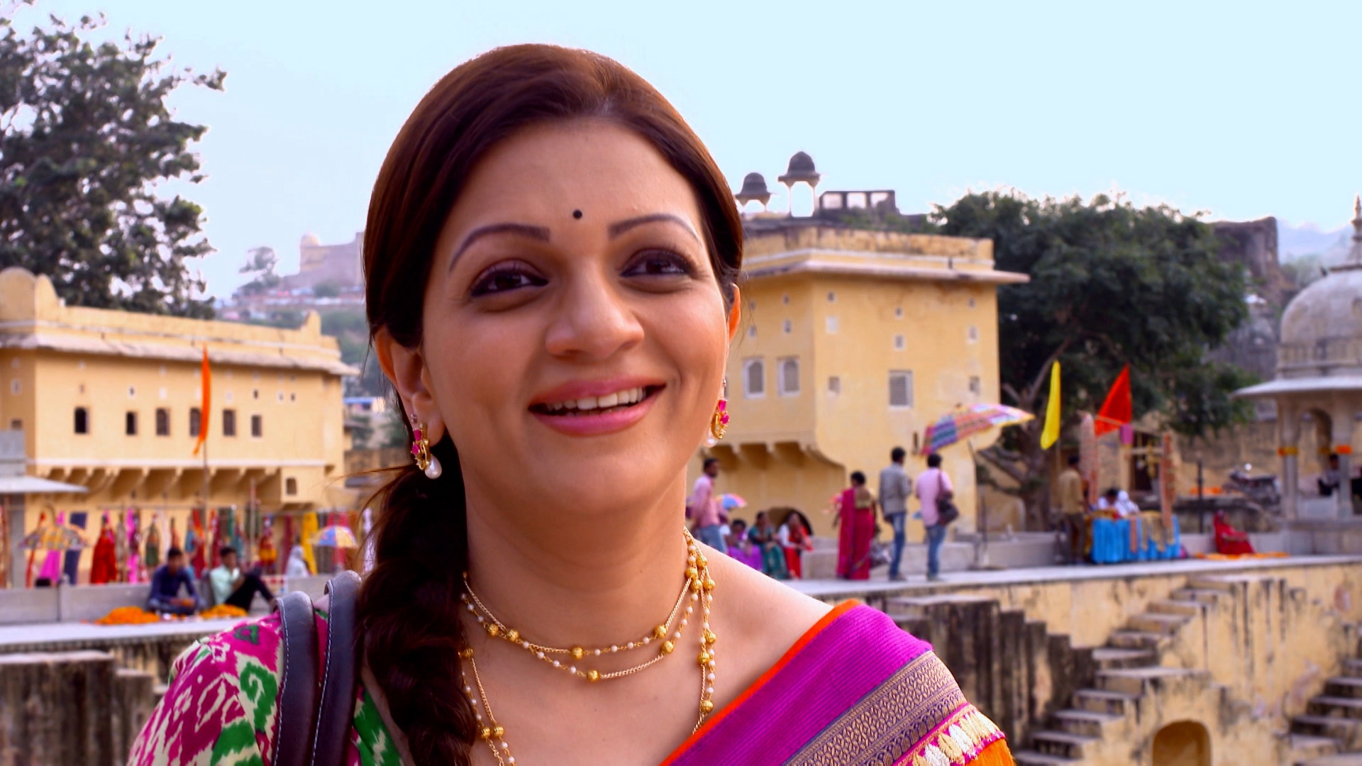 Watch Prerona - Atmamaryadar Lorai Season 1 Episode 4 : A Meeting With Sujaan Roy Chowdhury ...