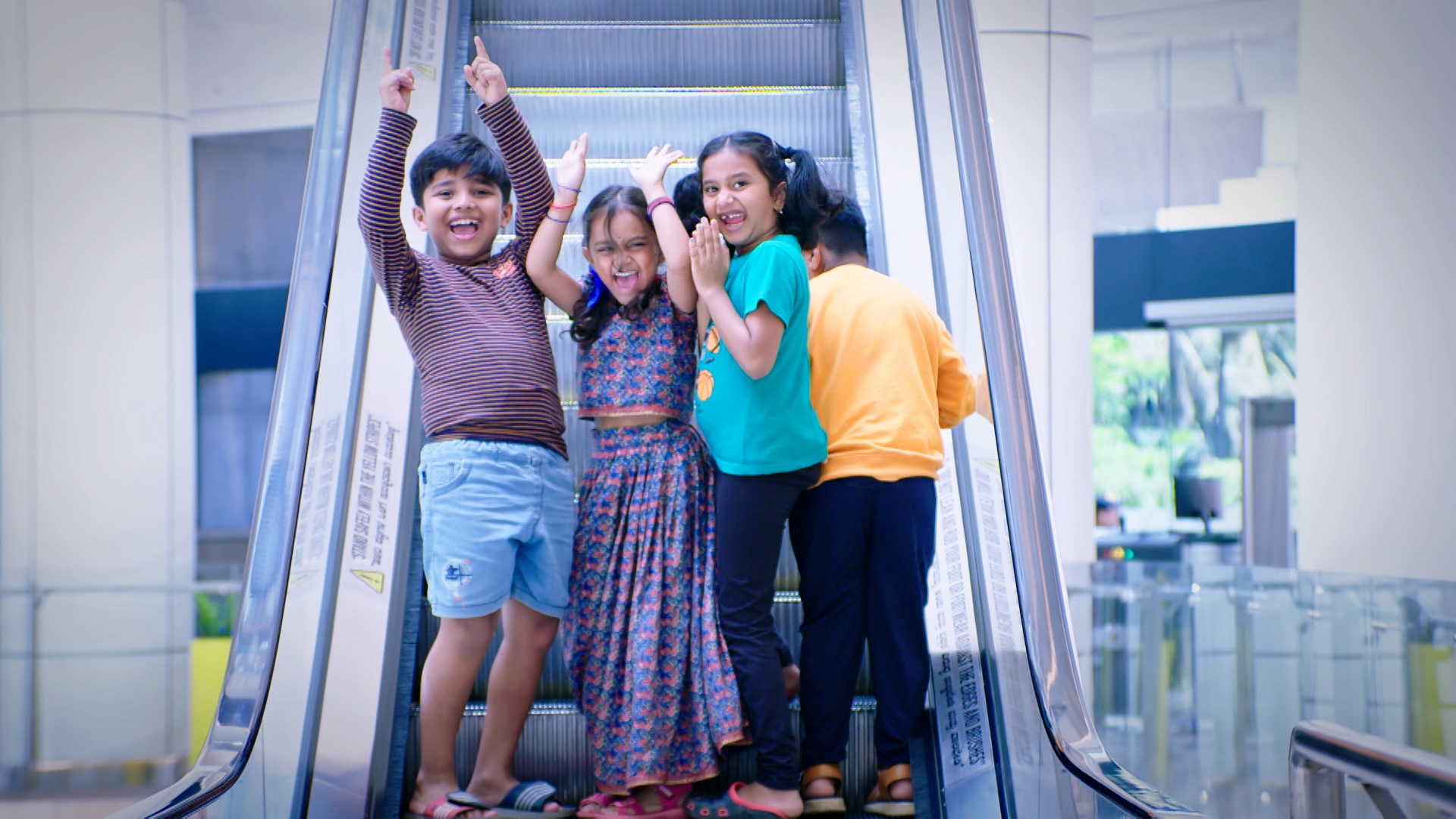 Watch Chukki Taare Season 1 Episode 26 : Chukki And Gang Invade Mall Hosting Yashodha - Watch ...