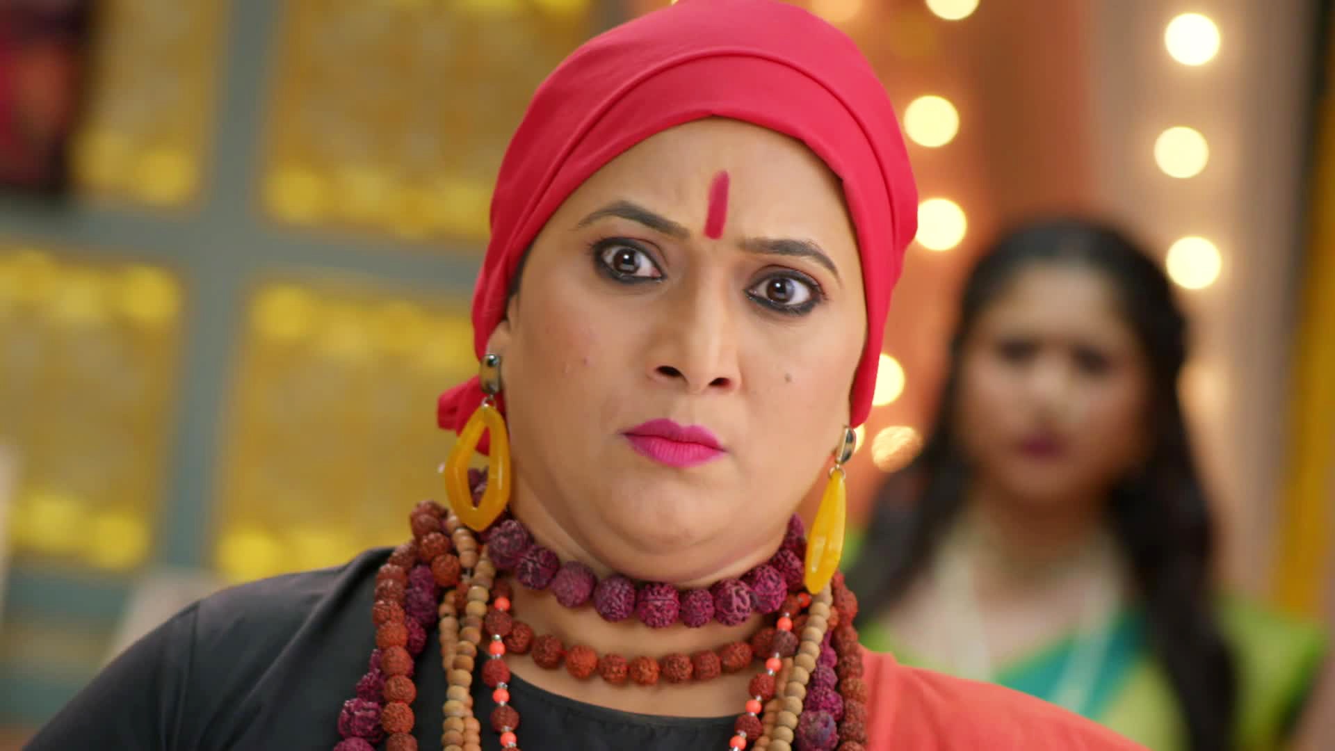 Watch Abeer Gulal Season 1 Episode 93 : Guruma's Warning To Shubhra - Watch Full Episode Online ...