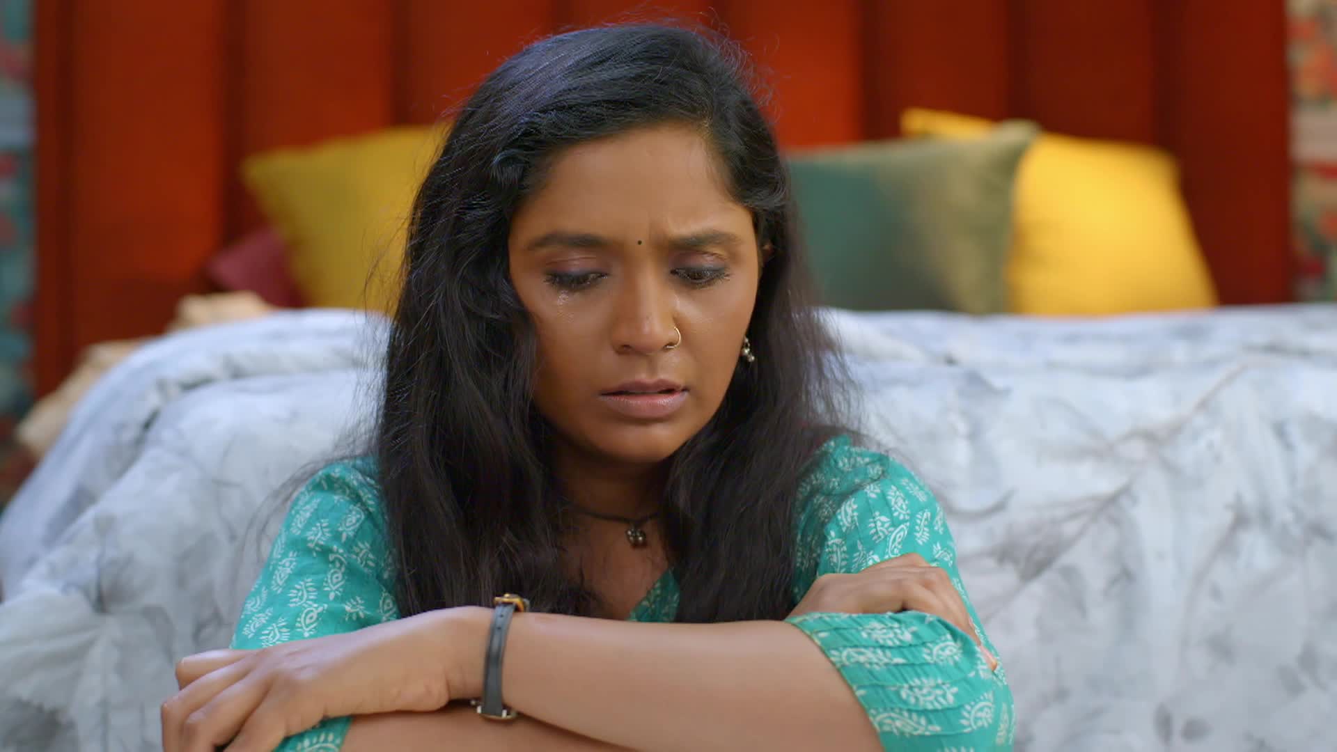 Watch Abeer Gulal Season 1 Episode 80 : Shree Breaks Ties With Agastya ...