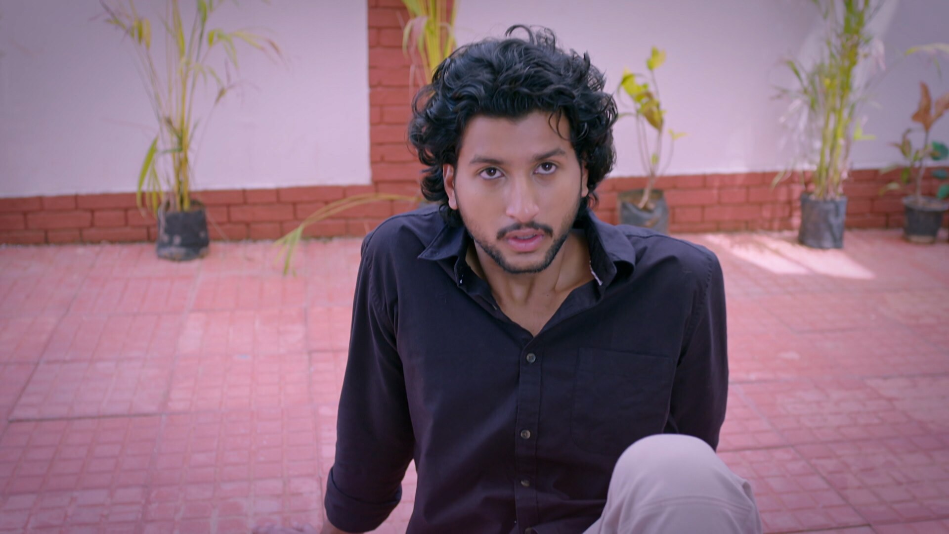 Watch Karimani Season 1 Episode 59 : Rishi Is Scared To Confront Karna ...