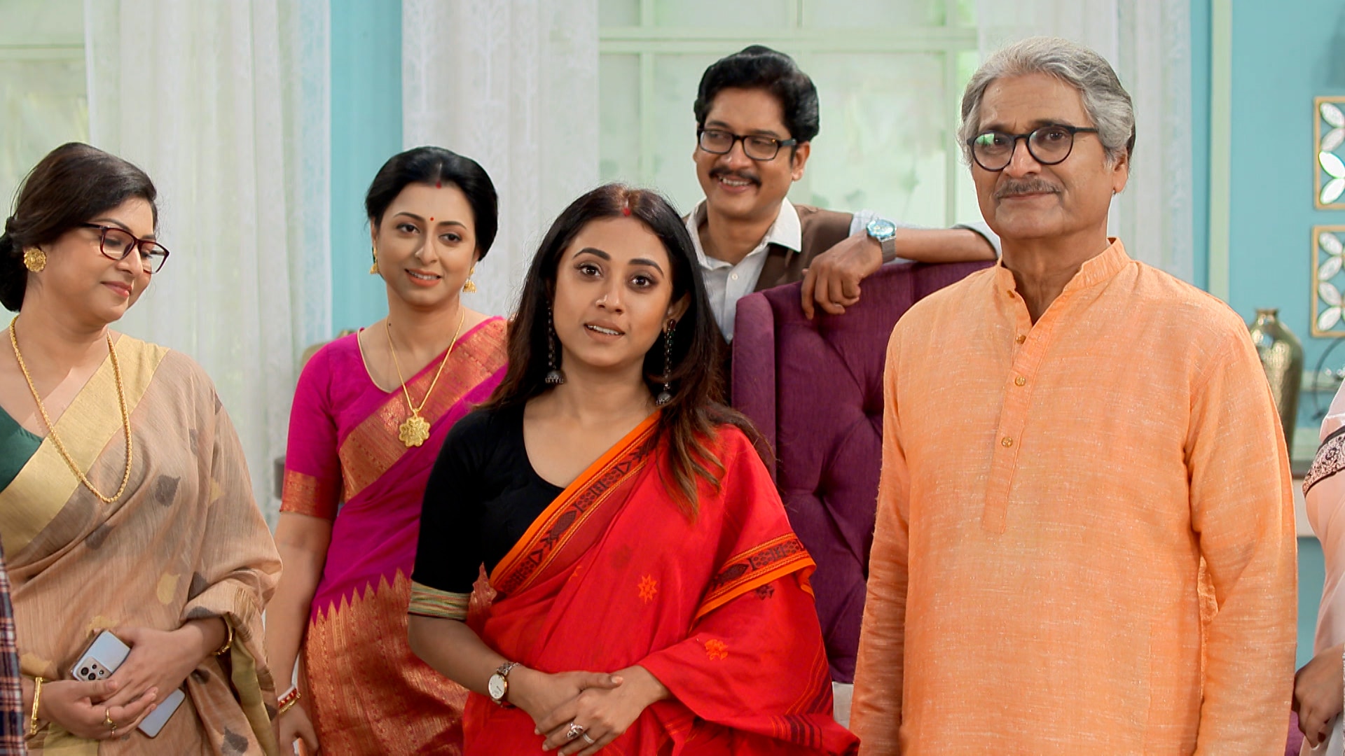 Watch Indrani Season 1 Episode 109 : Happy Family - Watch Full Episode ...