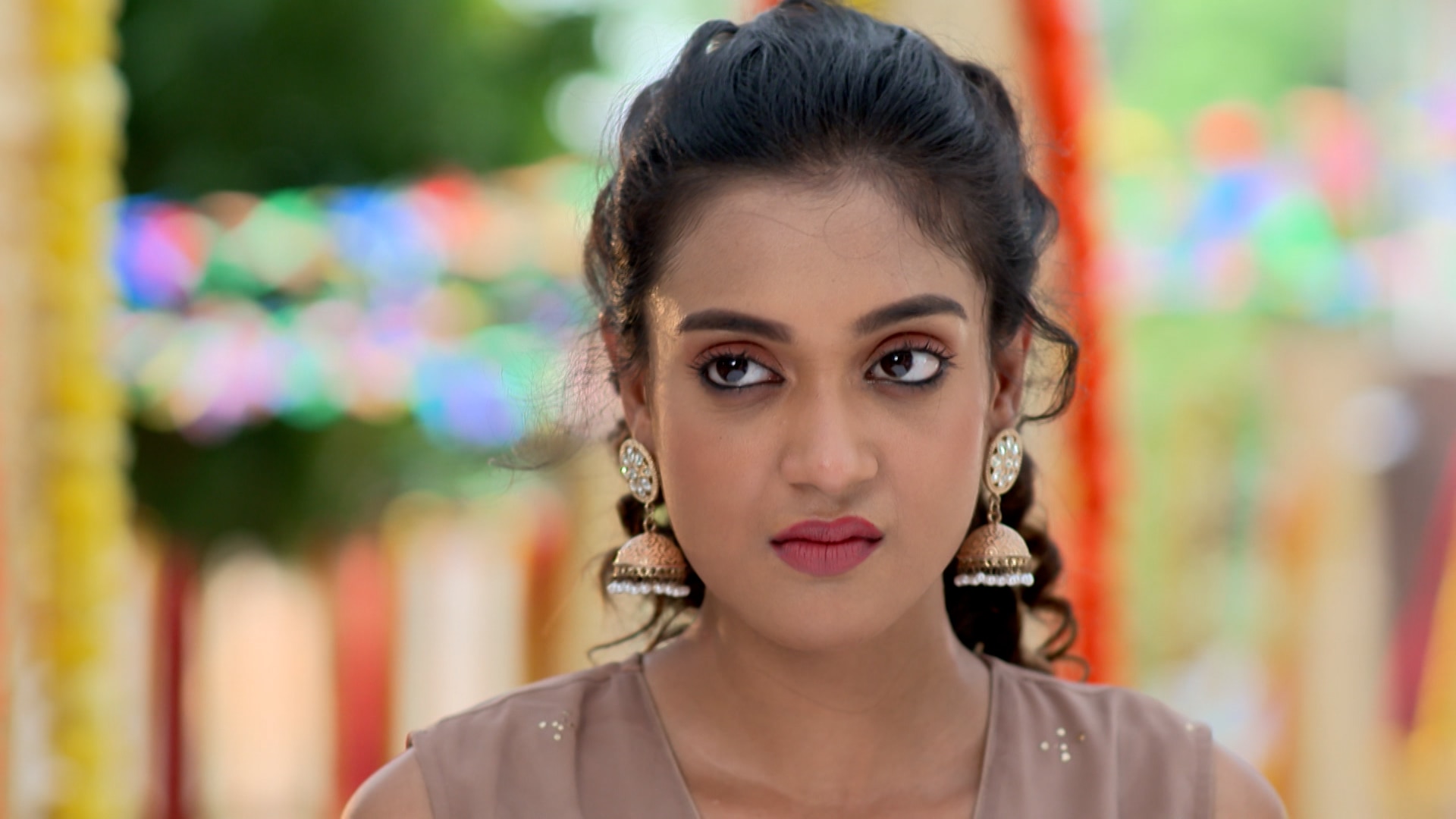 Watch Tumpa Autowali Season 1 Episode 13 : Neha Tells Everybody What ...