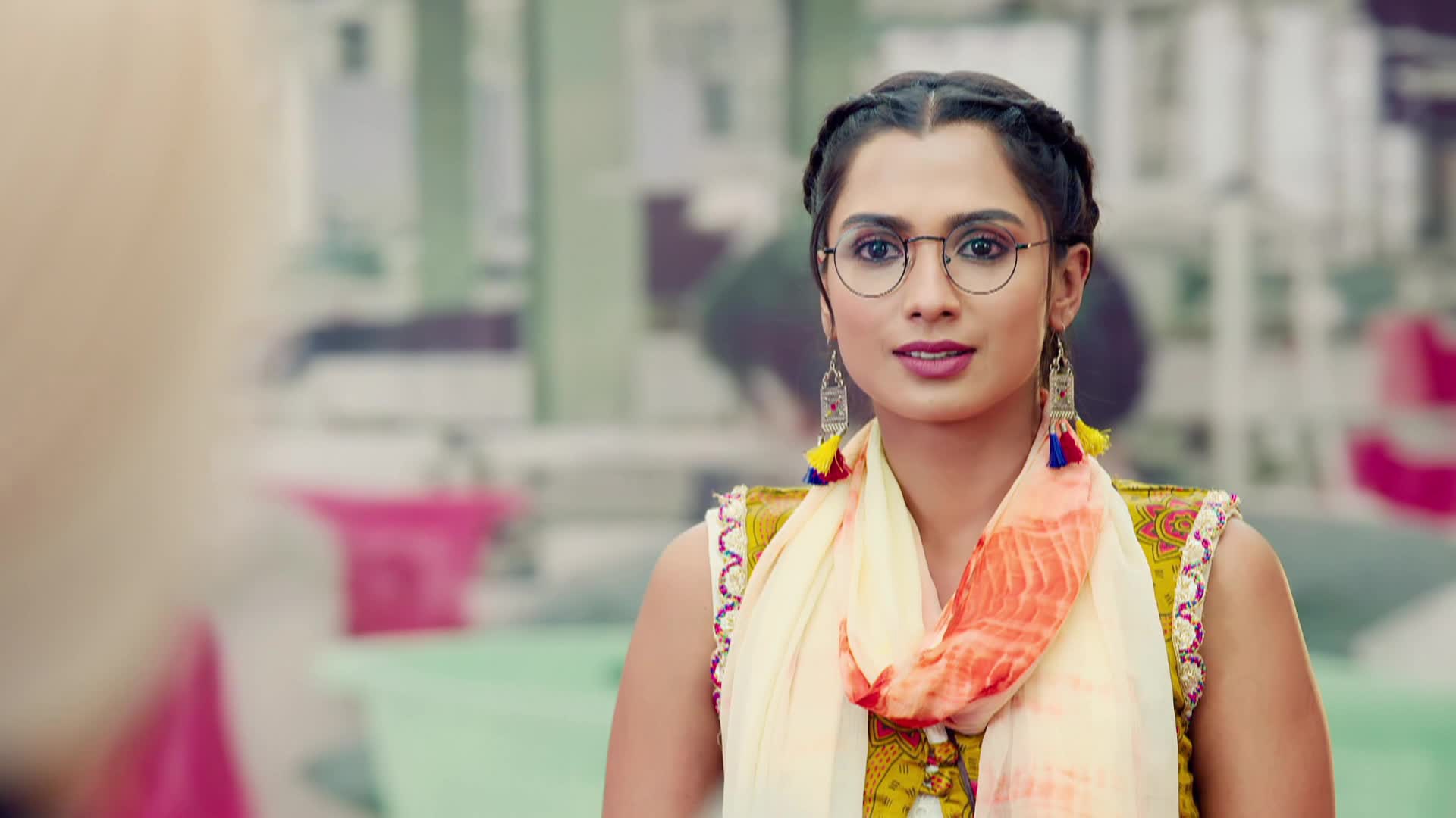 Watch Udaariyaan Season 1 Episode 1076 : Haniya Falls In Love! - Watch ...