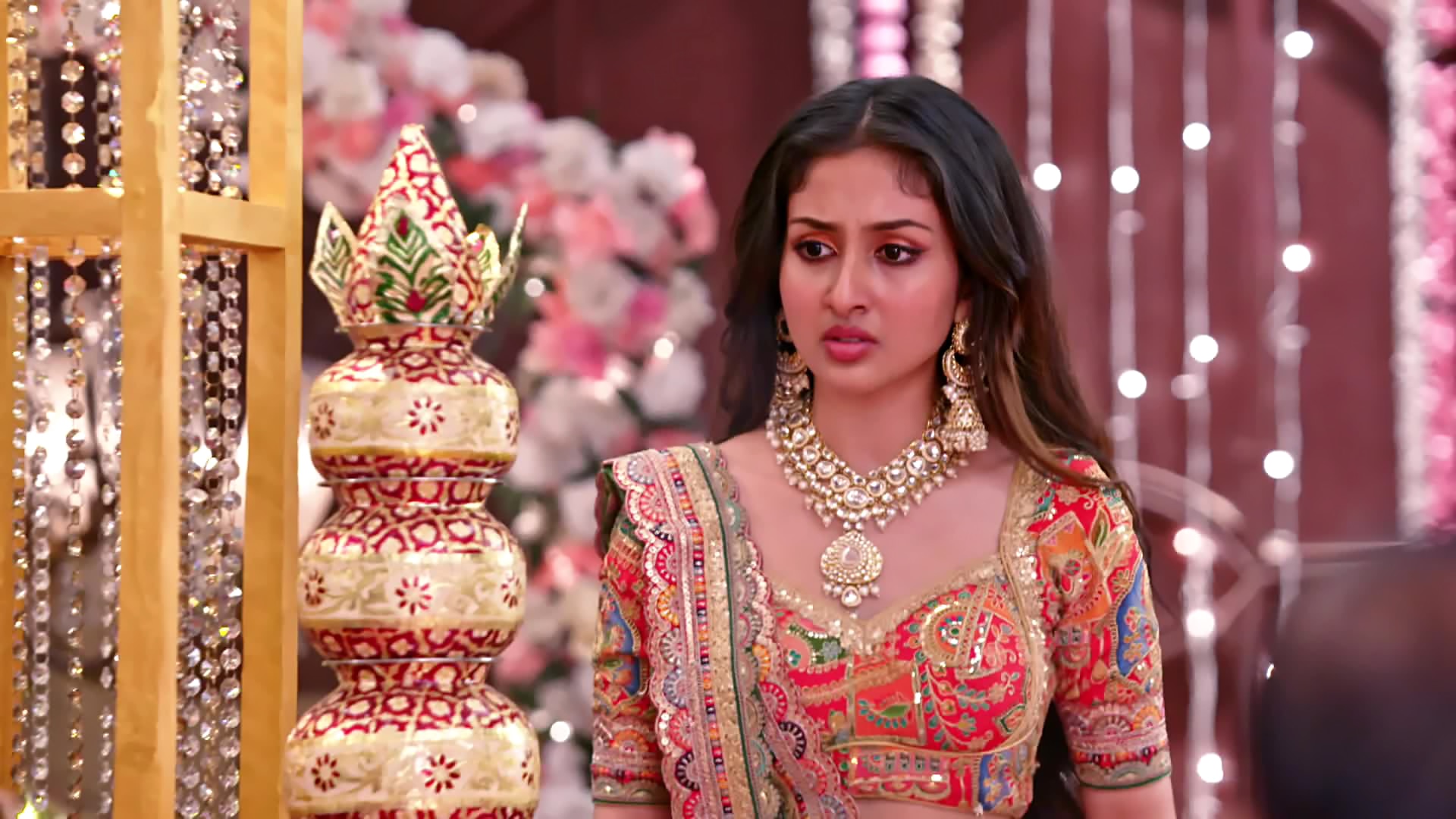 Watch Parineetii Season 1 Episode 957 : Parineet Faces A Difficult ...
