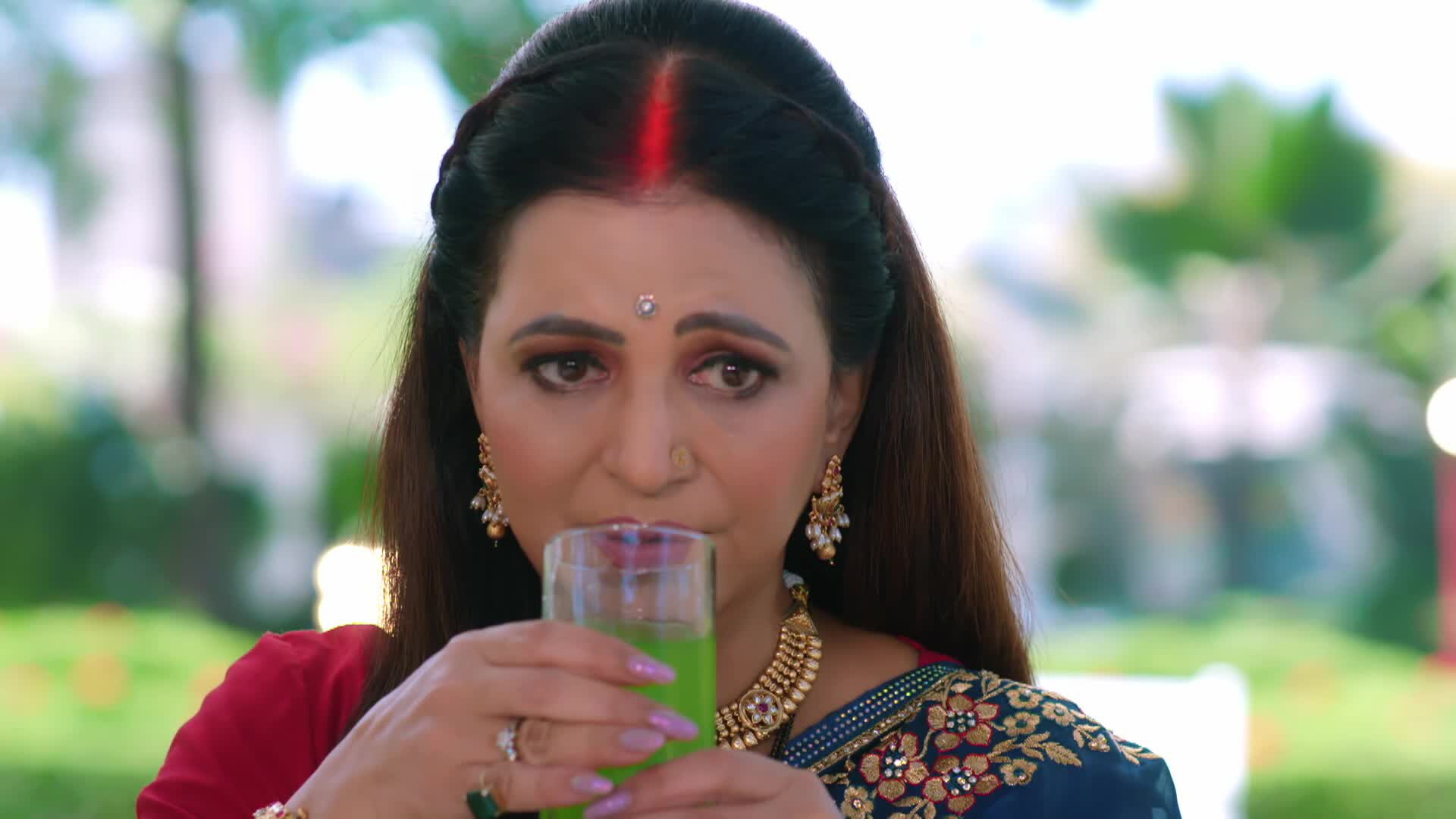 Watch Suhaagan Season 1 Episode 376 : Bindiya Punishes The Shuklas ...