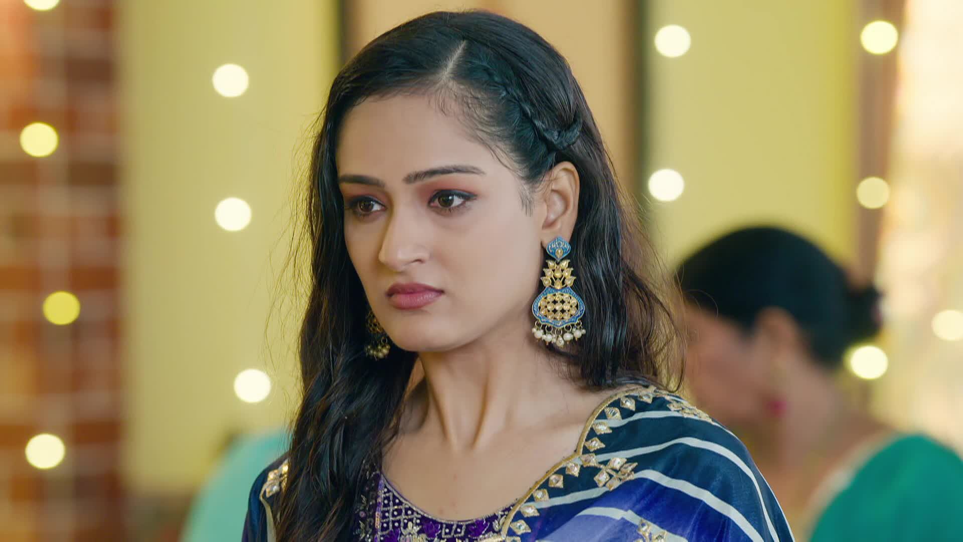 Watch Udaariyaan Season 1 Episode 1110 : Meher's Vital Step - Watch ...