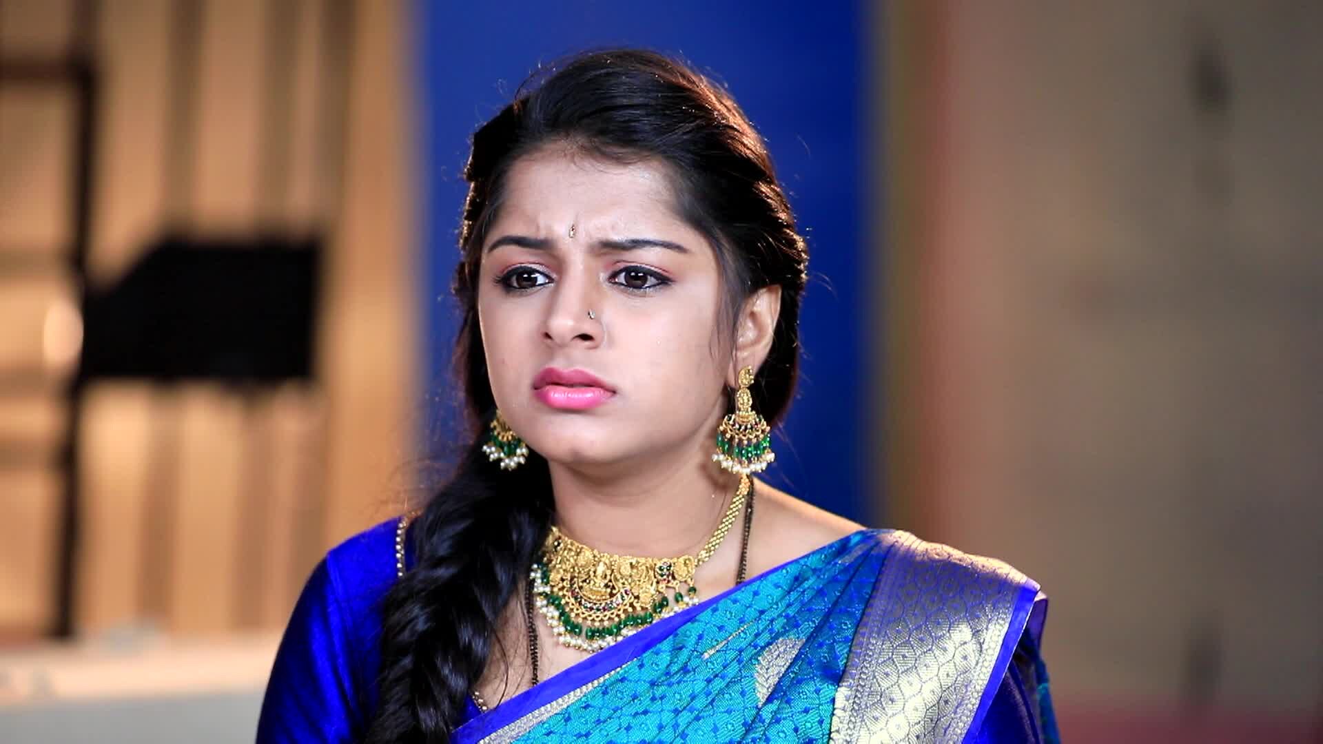 Watch Mithuna Rashi Season 1 Episode 897 : Raashi Is Held Captive ...