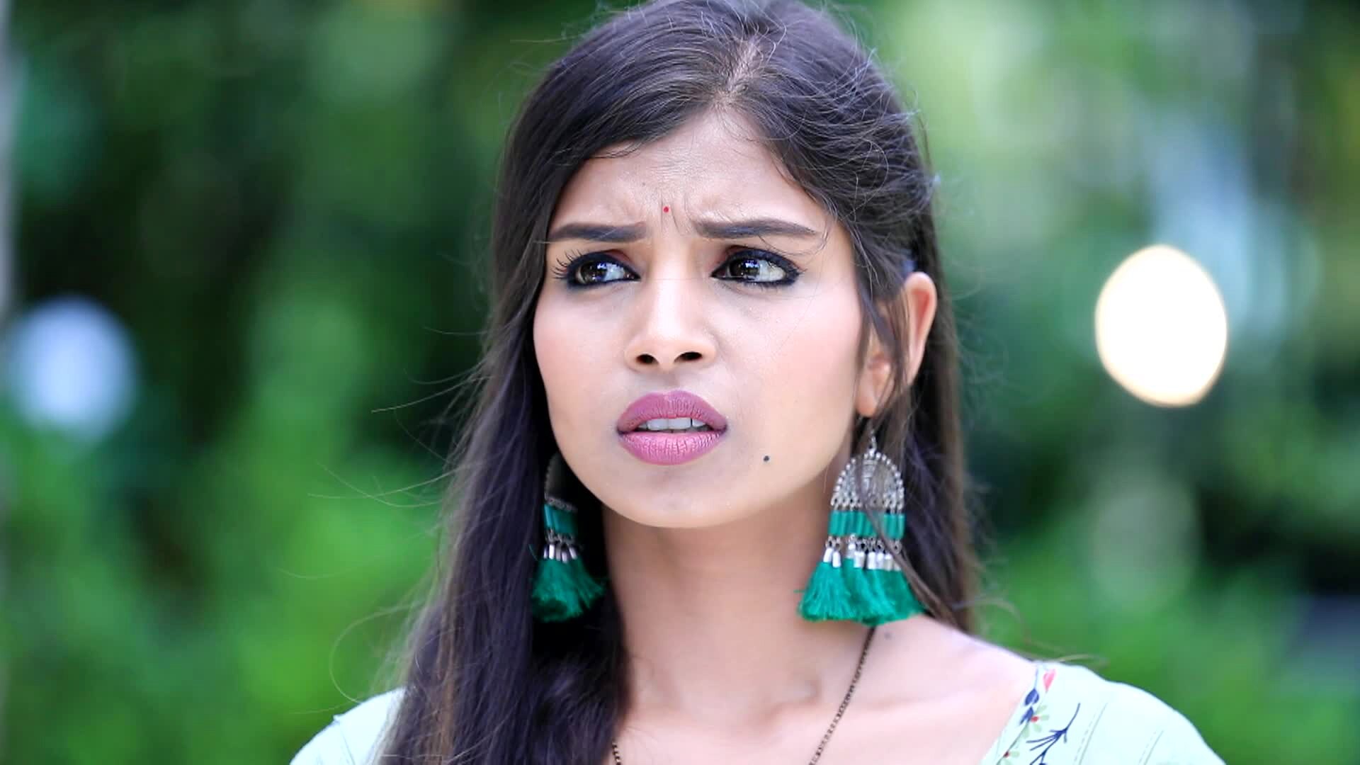 Watch Mithuna Rashi Season 1 Episode 673 : What Is Suraksha Hiding ...