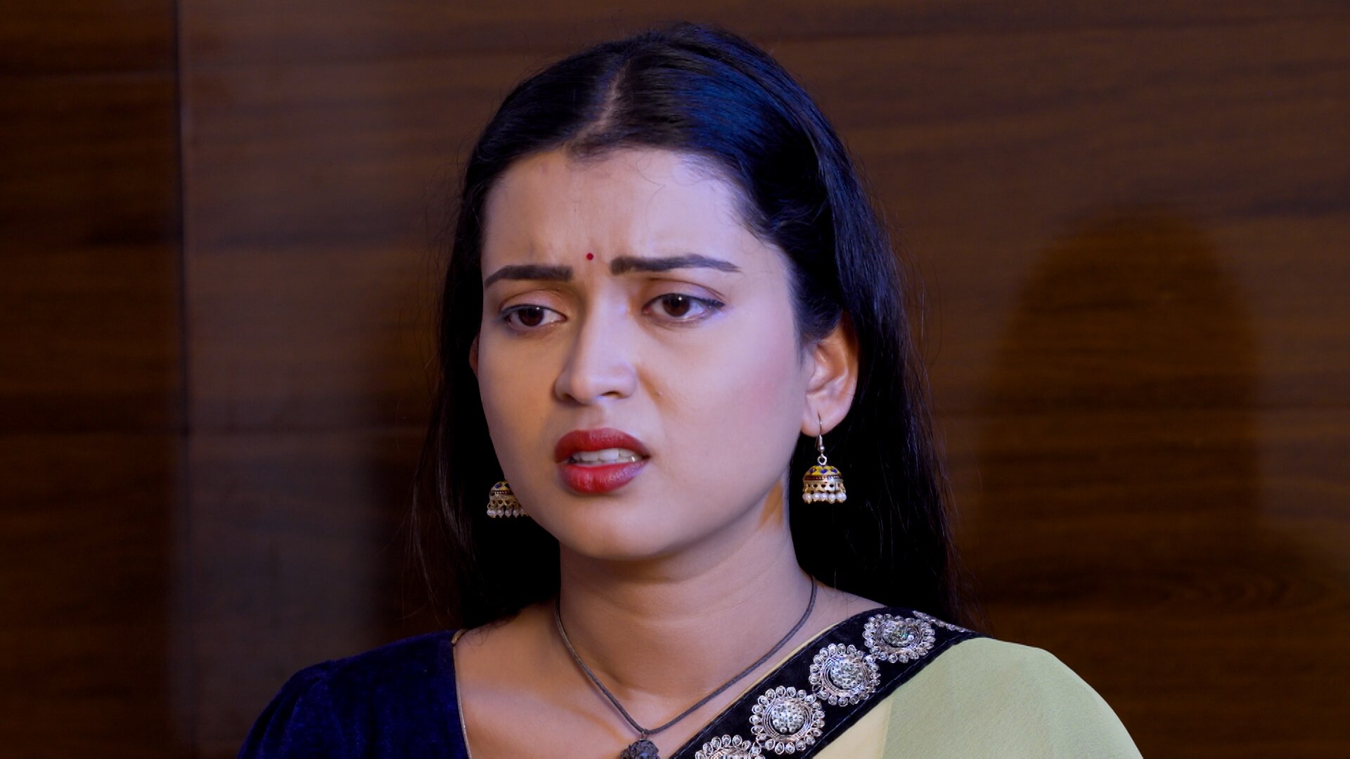 Watch Rashi Rikshawwali Season 1 Episode 1225 : Rashi Promises Armaan ... Watch Rashi Rikshawwali Season 1 Episode 1225 : Rashi Promises Armaan ...
