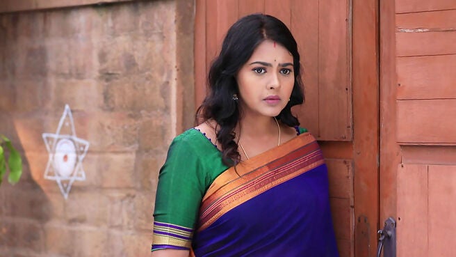 Watch Ginirama Season 1 Episode 626 : Mahathi Gets Locked Up - Watch ...