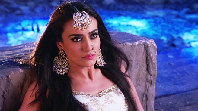 Watch Naga Kannike Season 3 Episode 17 : Maanya In Damini's Captivity - Watch Full Episode ...