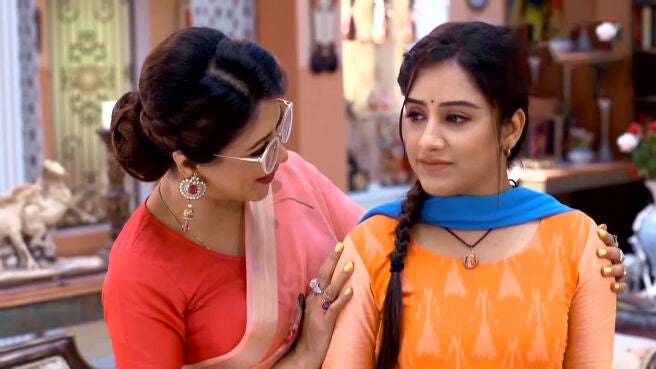 Watch Arohi Offers Her Help! Video Online(HD) On JioCinema