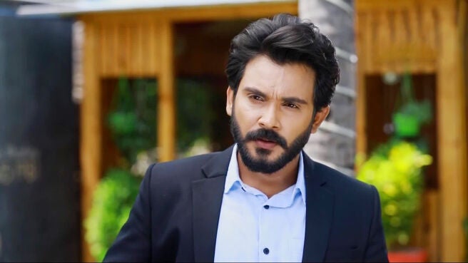 Watch Guru Gets An Update Video Online(HD) On JioCinema