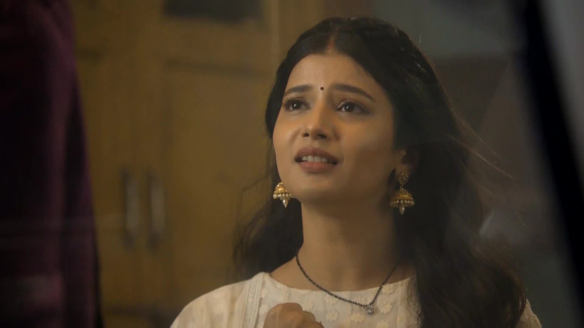 Watch Nityam's Gift To Saavi Video Online(HD) On JioCinema