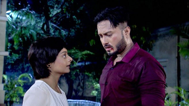 Watch Mukhoser Araley Season 1 Episode 8 : Jhinuk Meets Arko - Watch ...