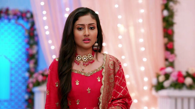 Watch Parineetii Season 1 Episode 121 : Parineet Is Confused! - Watch ...