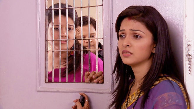 Watch Parichay Season 1 Episode 196 : Siddhi Gets Locked In Aksha's ...