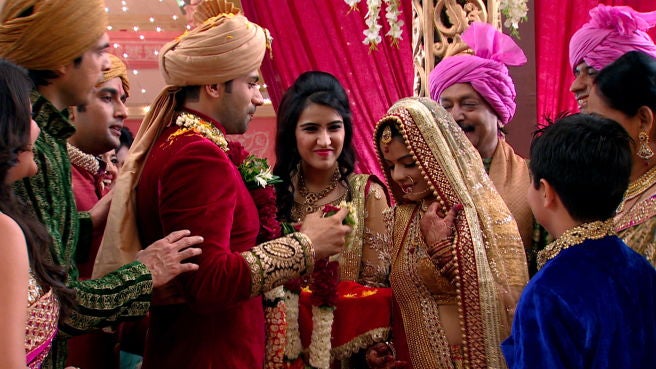 Watch Thapki Pyar Ki Season 1 Episode 82 : Vasundhara Is Interrupted By ...