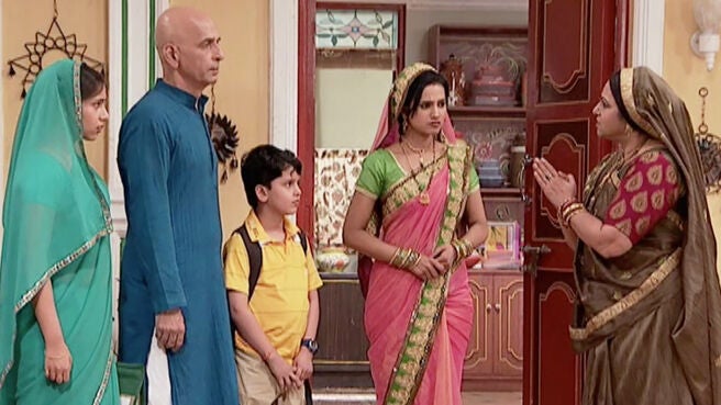 Watch Neelambari Season 1 Episode 186 : Neelambari Breathes Fire ...