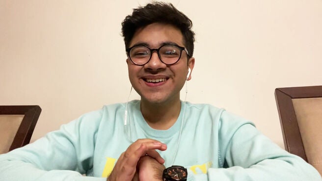 Watch Ronit Graces The Show! Video Online(HD) On JioCinema