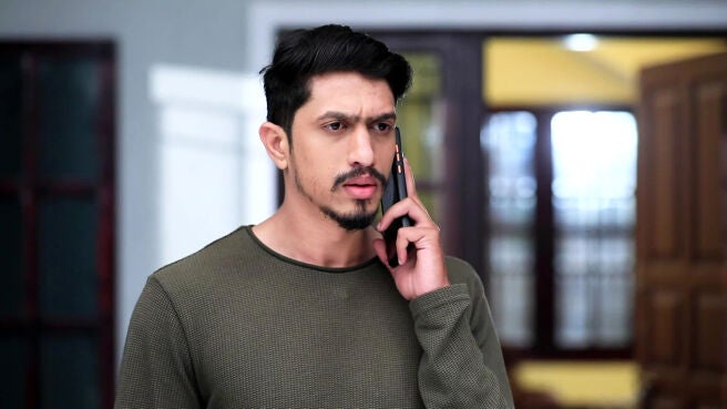 Watch Mithuna Rashi Season 1 Episode 892 : Vasu Passes Information To ...