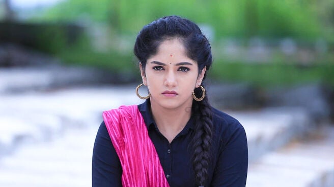 Watch Geetha Season 1 Episode 712 : Geetha Spies On Bhanumathi - Watch ...