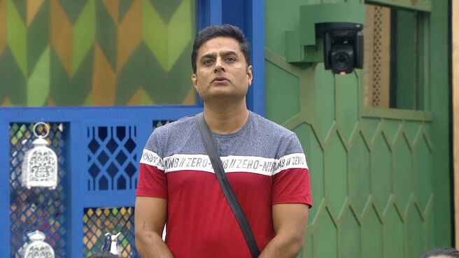 Watch Bigg Boss Kannada Season 8 Episode 3 : Prashanth: Vishwanath Is Weak! - Watch Full Episode ...