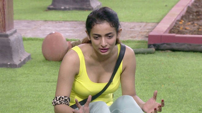 Watch Heena's Equation With Her Family Video Online(HD) On JioCinema