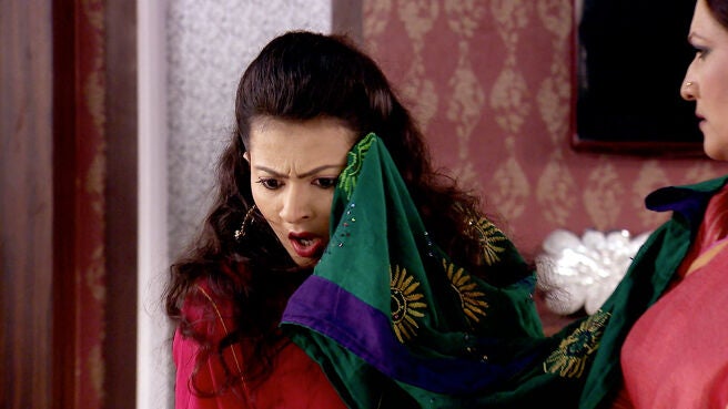 Watch Aponjon Season 1 Episode 259 : Shiuli Gets Slapped By Debjani - Watch Full Episode Online ...