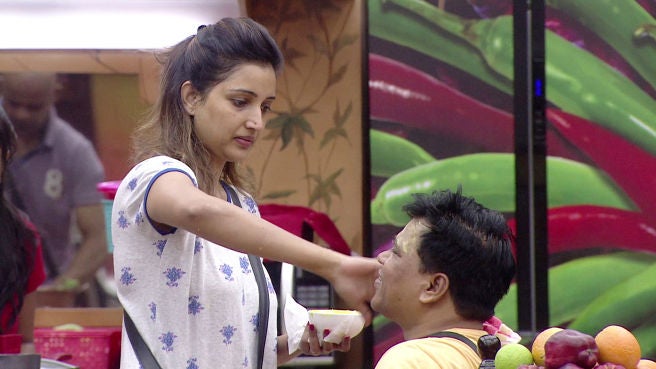 Watch Rupali's BB Beauty Parlour! Video Online(HD) On JioCinema