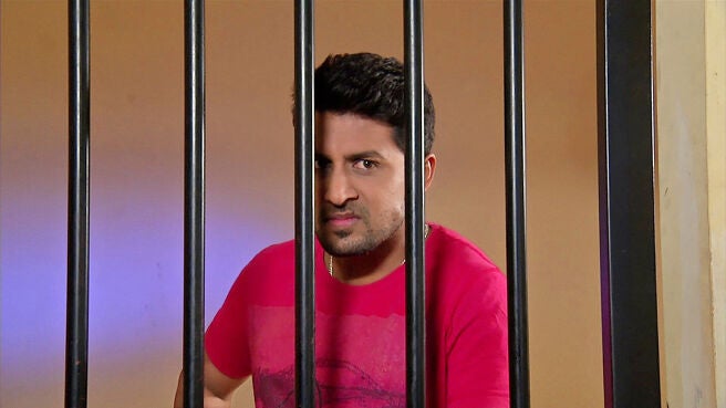 Watch Kulavadhu Season 1 Episode 141 : Sumanth Is Arrested - Watch Full Episode Online(HD) On ...