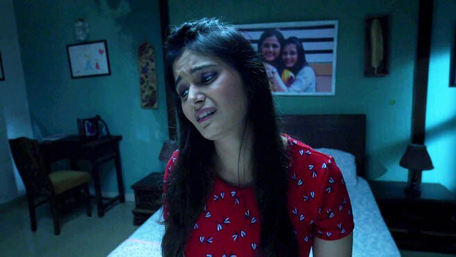 Watch Aai Mayecha Kawach Season 1 Episode 202 : Suhani's Doppelganger Gets Warned - Watch Full ...