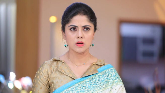 Watch Geetha Season 1 Episode 738 : Bhanumathi Breaks The Rules - Watch ...