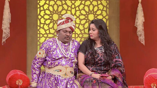 Watch Dholkichya Talavar Season 3 Episode 13 : The King Comforts ...