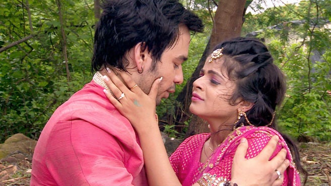 Watch Thapki Pyar Ki Season 1 Episode 371 : Bihaan Saves Thapki From ...