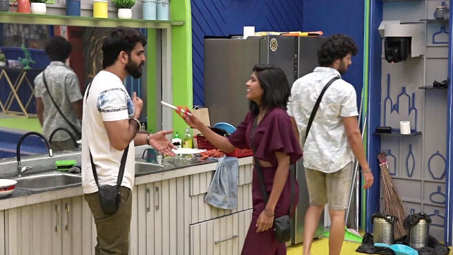 Watch Nandini's Prank On Roopesh Video Online(HD) On JioCinema