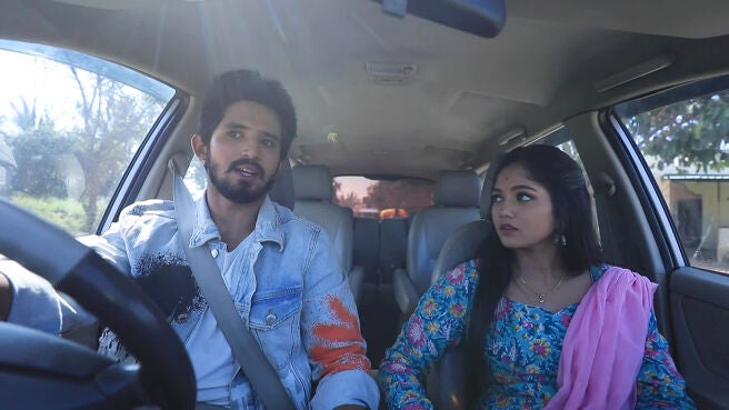 Watch Geetha Season 1 Episode 784 : Vijay-Geetha In Trouble - Watch ...