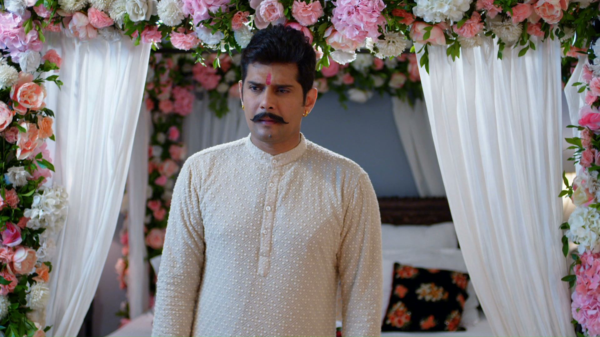 Watch Kena Bou Season 1 Episode 126 : Virendra Is In Dilemma! - Watch ...