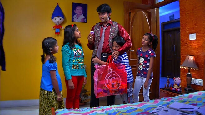 Watch Kinnari Season 1 Episode 11 : Mani Misses Her Mother Radha ...