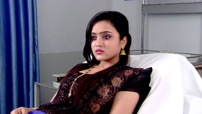 Watch Soubhagyavathi Season 1 Episode 286 : Arundhati Realises Her Mistake. - Watch Full Episode ...