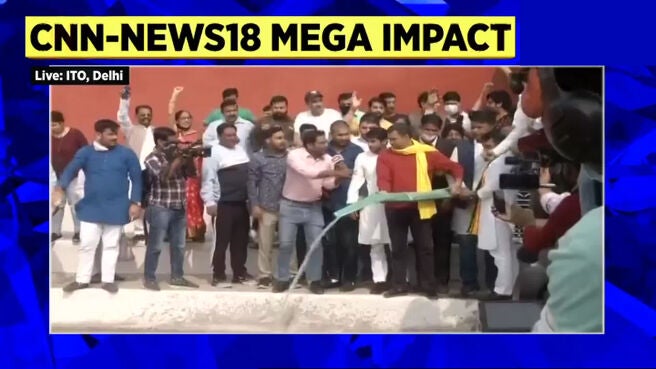 Watch BJP Leader Celebrates Chhath Puja At ITO Ghat | CNN News18 ...