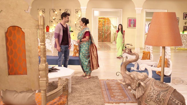 Watch Krishnadasi Season 1 Episode 133 : Aryan Supports Aradhya - Watch ...