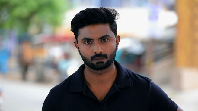 Watch Sillunu Oru Kaadhal Season 1 Episode 549 : Anbu Informs Surya ...