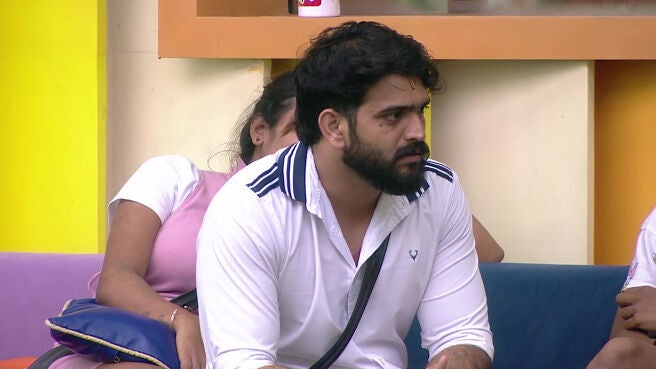 Watch Roopesh's Funny Narration! Video Online(HD) On JioCinema