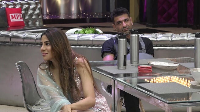 Watch Nikki Praises Shardul Video Online(HD) On JioCinema