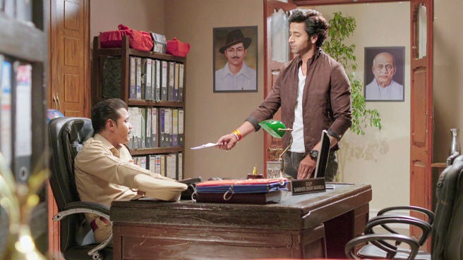 Watch Roop Season 1 Episode 176 : Roop Quits His Job - Watch Full ...