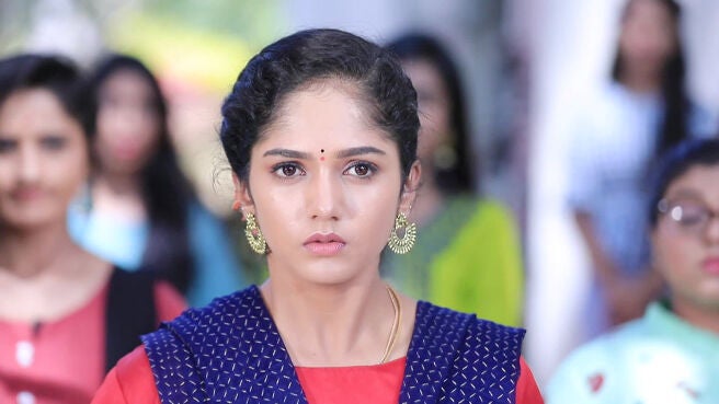 Watch Geetha Season 1 Episode 275 : Geetha In A Predicament - Watch ...